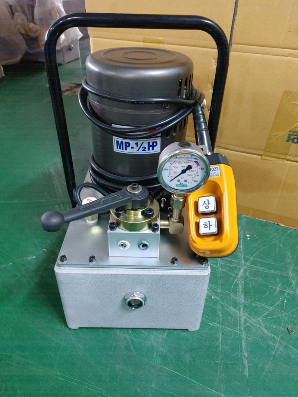 Bơm điện thủy lực Jinsan JMP 1/2( 3 lít, 720 bar, 0.4 kw) - Cờ lê lực ...